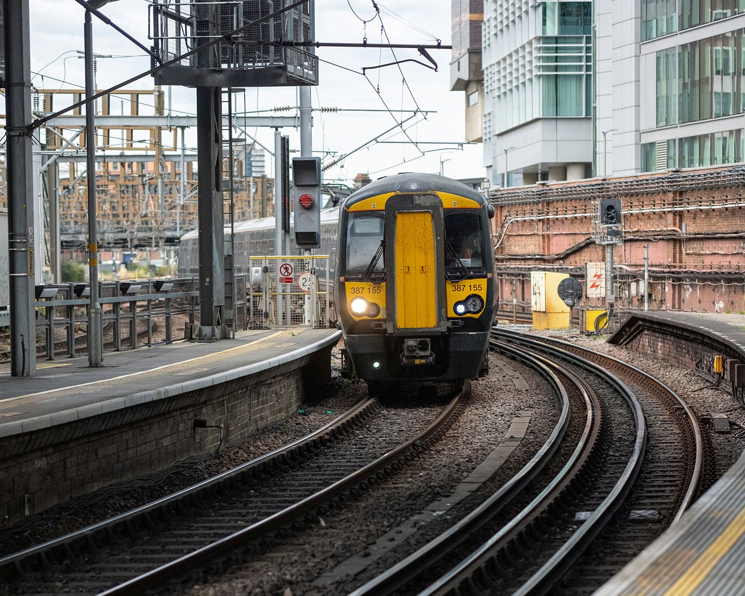 How CNC Engineering Is Used in the Rail Industry | M-CNC